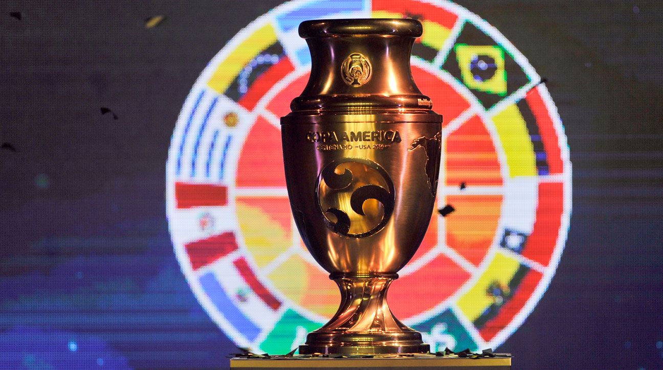 Conmebol presenta el trofeo de la Copa América Centenario