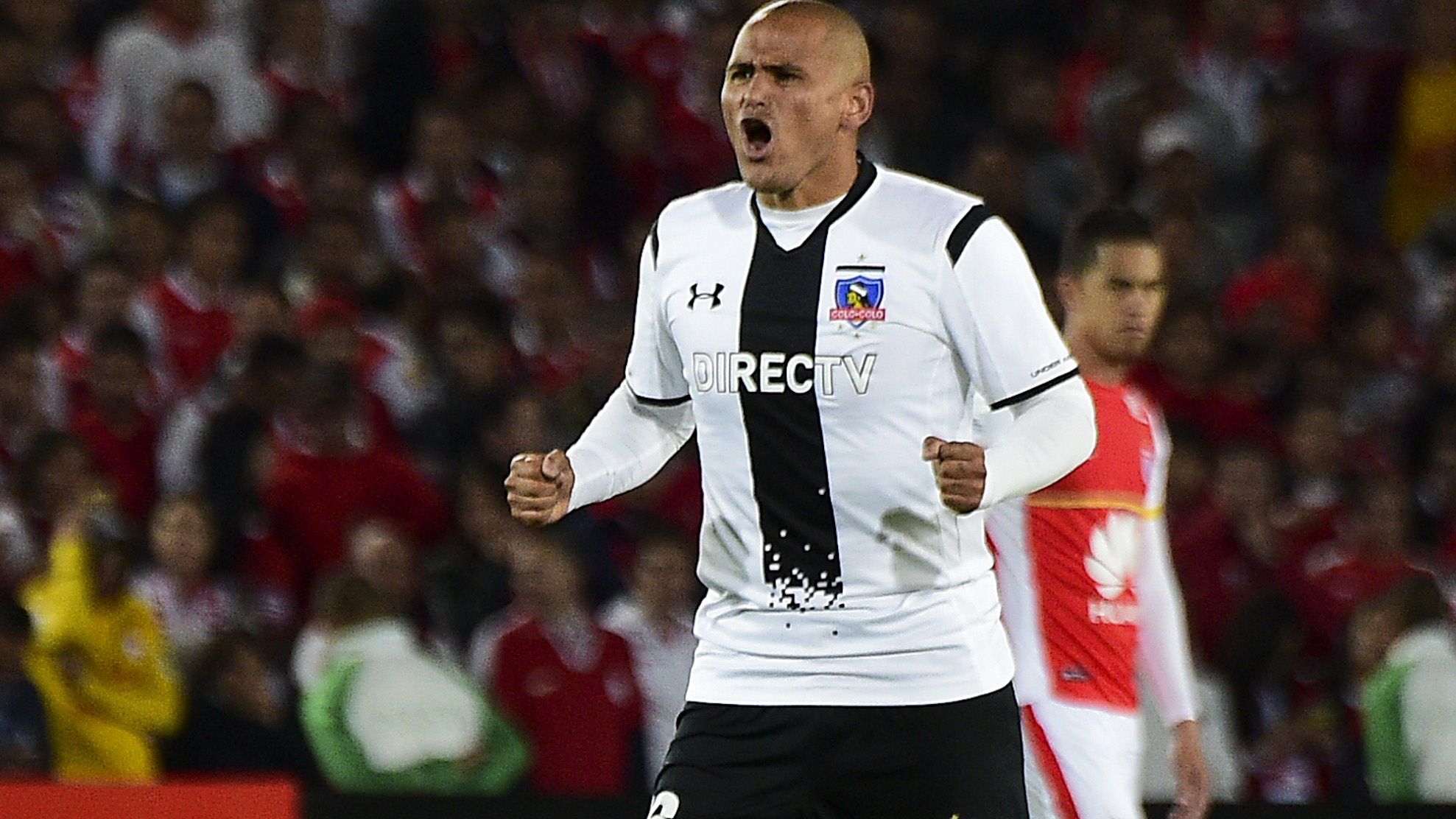 'Chupete' Suazo volvió al Monumental con SAU