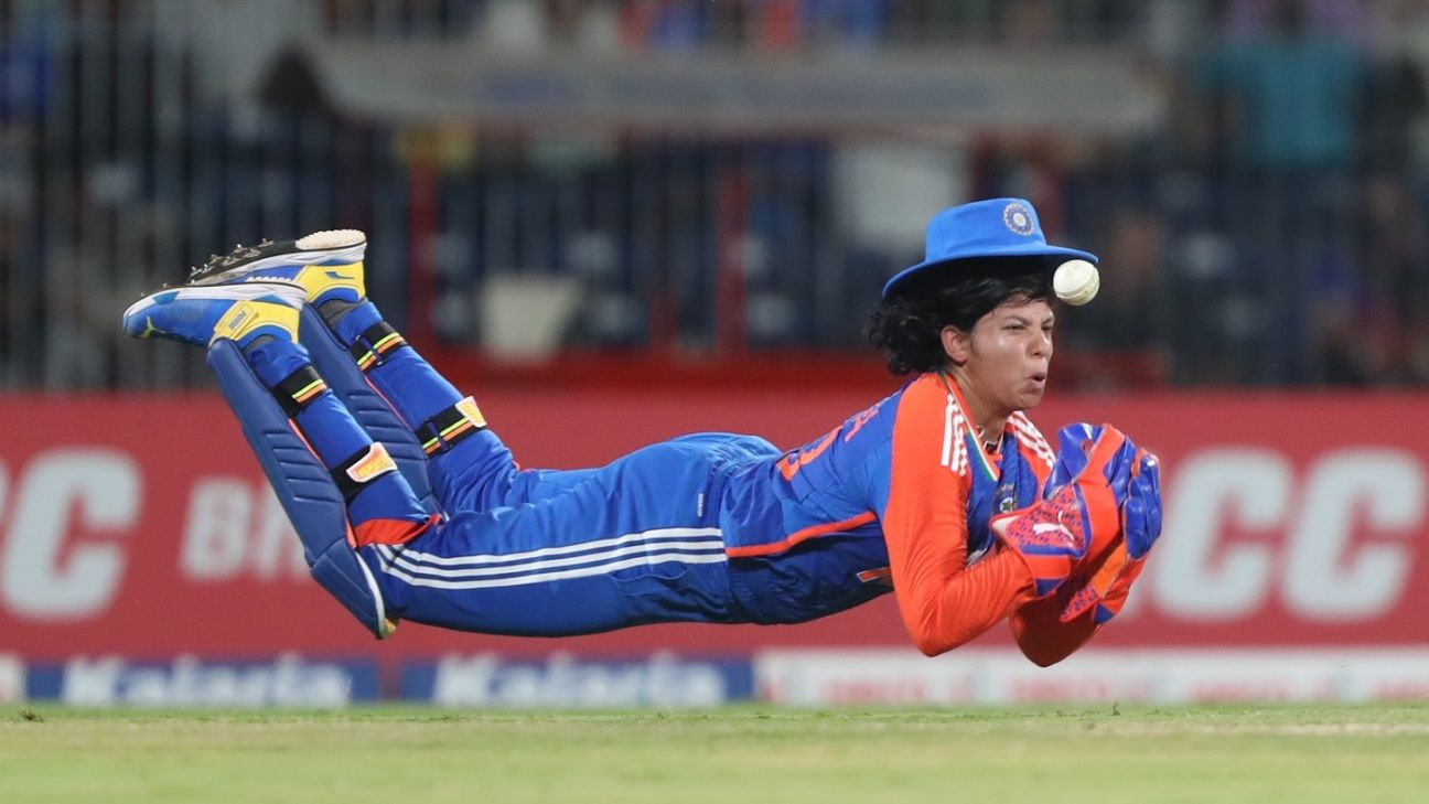 Ghosh goes off with concussion, Brits stretchered off with contusion - ESPN
