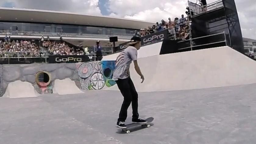 Aaron "Jaws" Homoki launches into crowd - ESPN Video