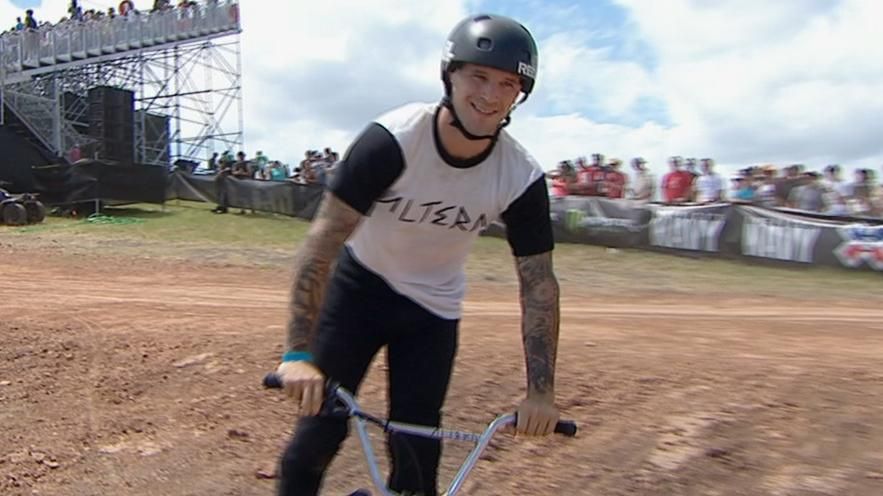 Brandon Dosch scores a 87.66 in run 1 in BMX Dirt - ESPN Video
