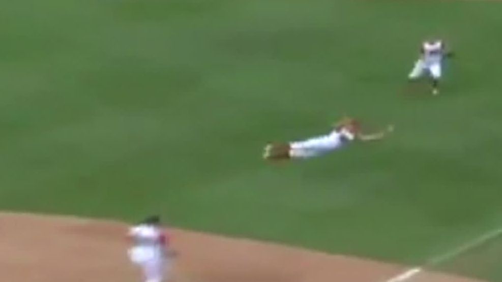 Softball player makes ridiculous diving catch - ESPN Video