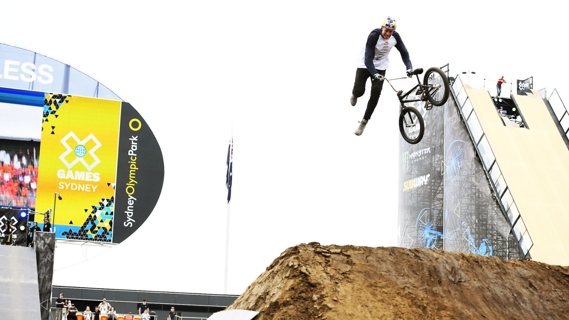 Dawid Godziek wins BMX Dirt gold - ESPN Video