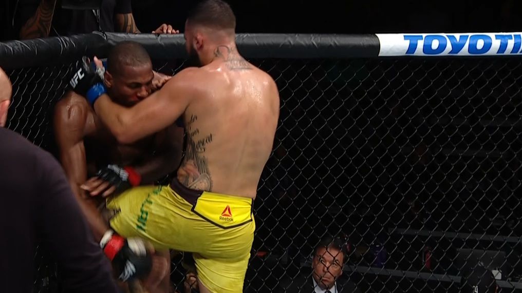 Allan lands body blows as 3rd round winds down - ESPN Video