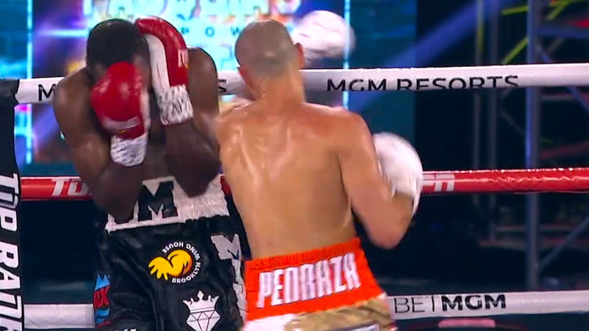 Jose Pedraza pressures Mikkel LesPierre against the ropes - ESPN Video