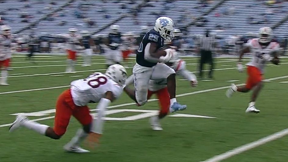 UNC's Williams uses acrobatic hurdling move for TD - ESPN Video
