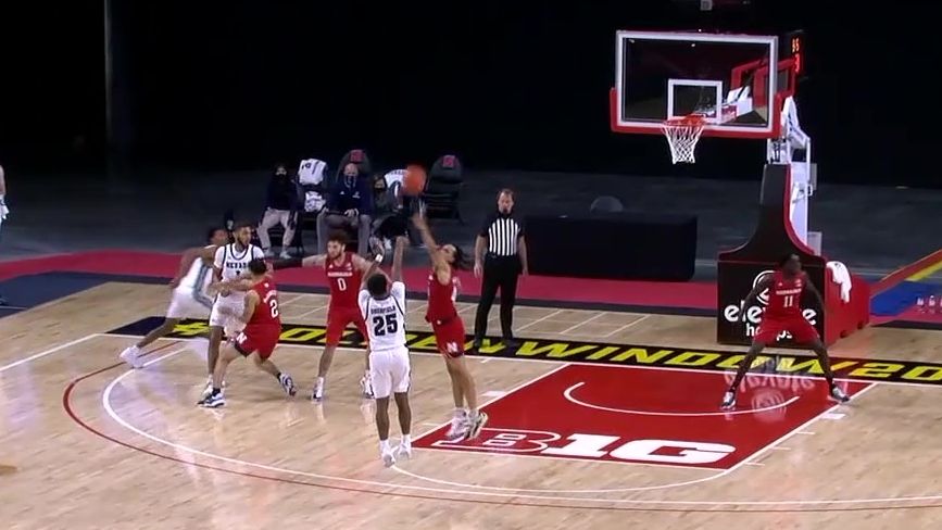 Sherfield pulls up for game-winning 3 with the clock winding down ...