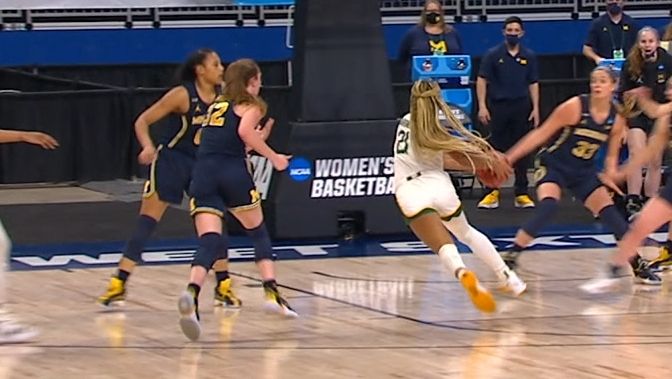 Baylor's Carrington scores from the wide-open lane - ESPN Video