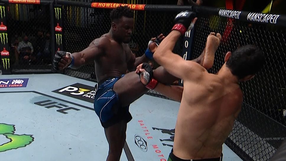 Abdul Razak Alhassan needs one incredible headkick for quick KO - ESPN ...