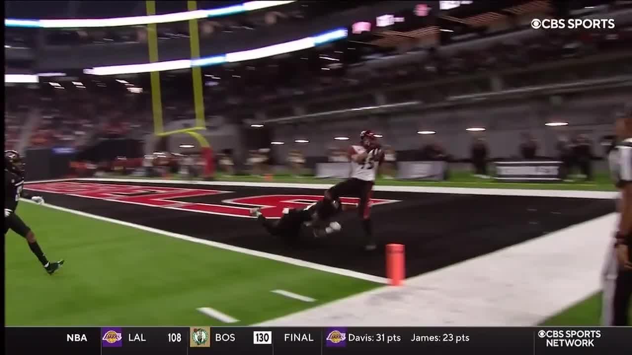 Jesse Matthews scores TD right before the half - ESPN Video