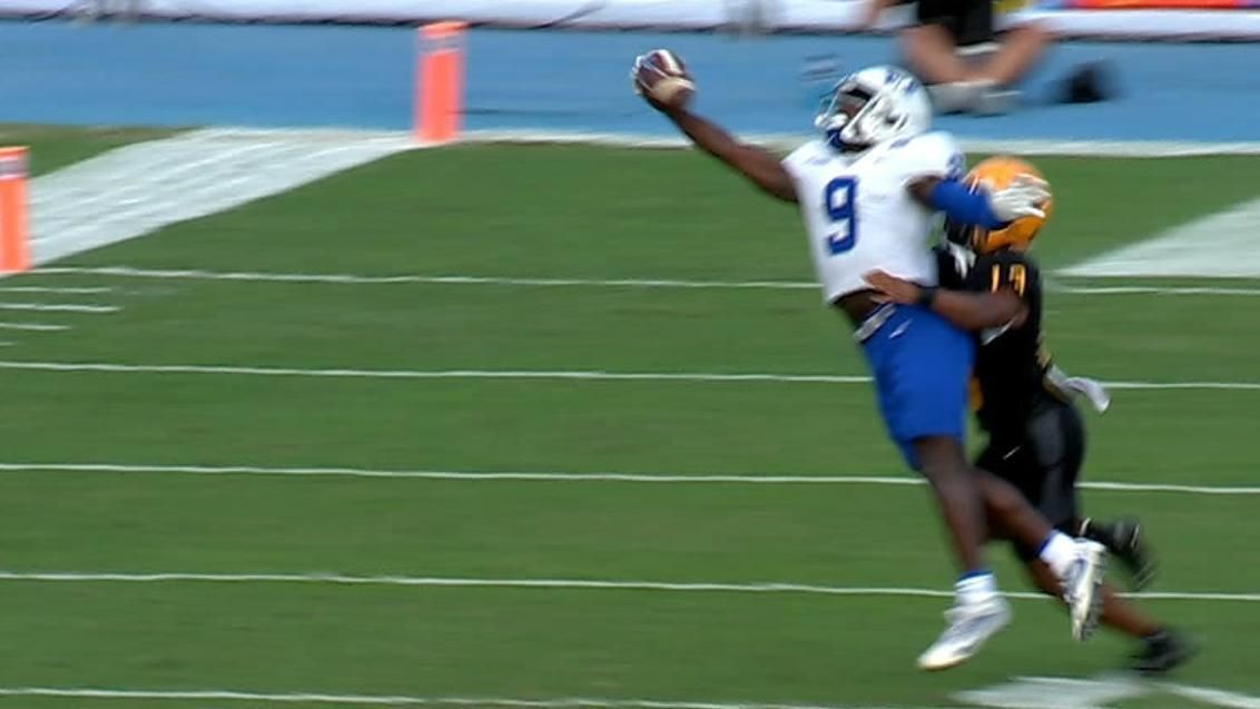 Amazing one-handed grab helps set up MTSU TD - ESPN Video