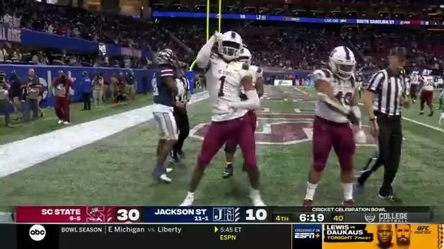 SC State's Shaquan Davis does a TikTok dance after his third TD - ESPN ...