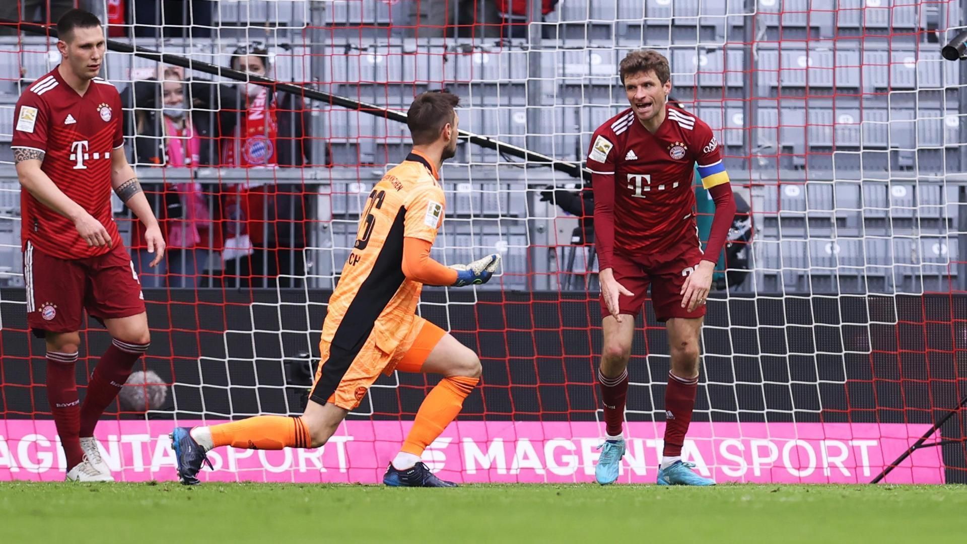Muller's 'absurd' own goal silences Bayern crowd - ESPN Video