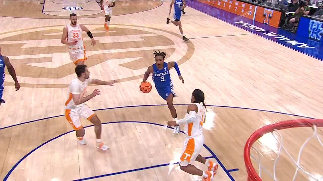 TyTy Washington cuts into Tennessee's lead with a fastbreak layup ...