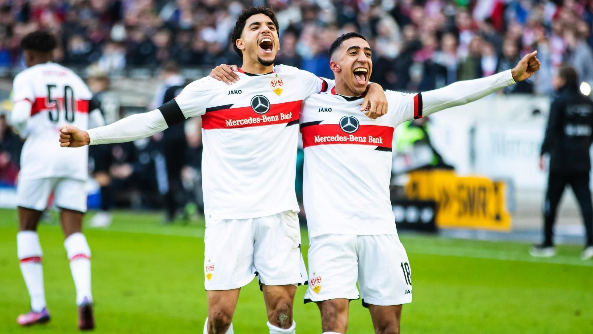 Marmoush gets beautiful goal off free kick - ESPN Video