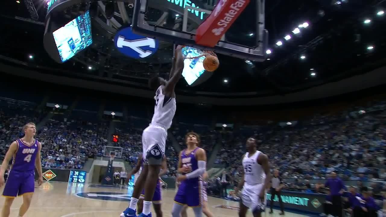 Gideon George elevates for the massive BYU slam - ESPN Video