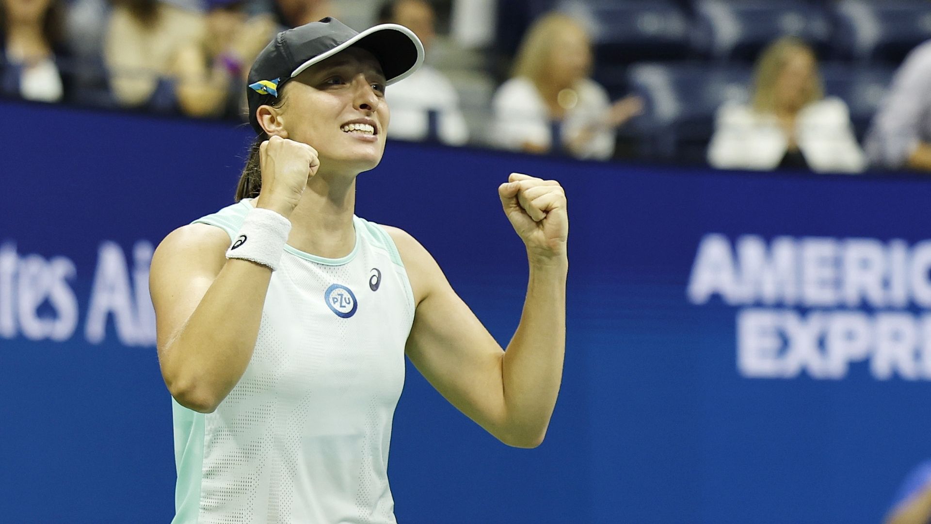 Top-seeded Swiatek completes comeback to reach US Open final - ESPN Video