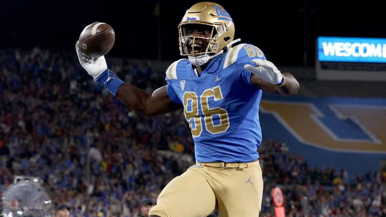 Dorian Thompson-Robinson finds Michael Ezeike for 30-yard TD strike ...