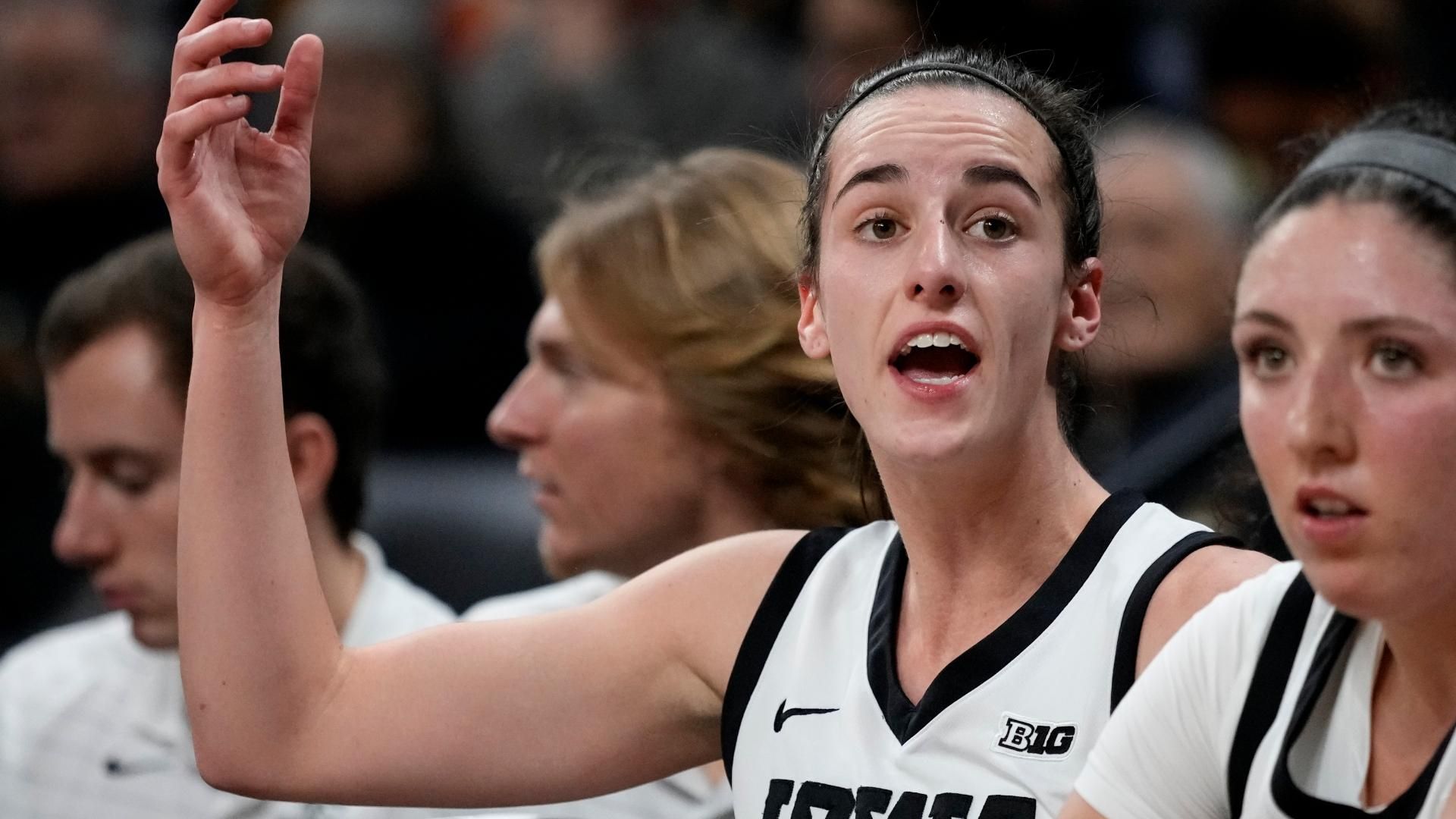 Caitlin Clark tallies 24 first-half points in impressive showing - ESPN ...