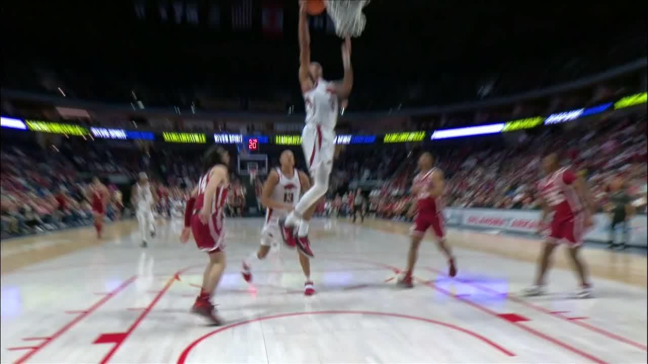 Makhi Mitchell, Nick Smith Jr. score back-to-back buckets for Arkansas ...