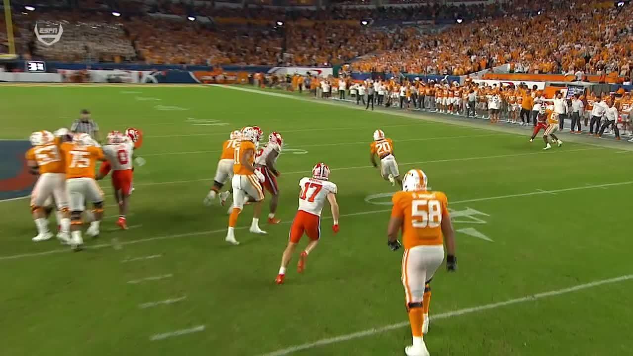 Jaylen Wright powers past defense for 42-yard rush - ESPN Video