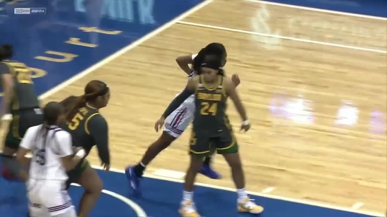 Holly Kersieter shows off vision with nice dish vs. Baylor Bears - ESPN ...