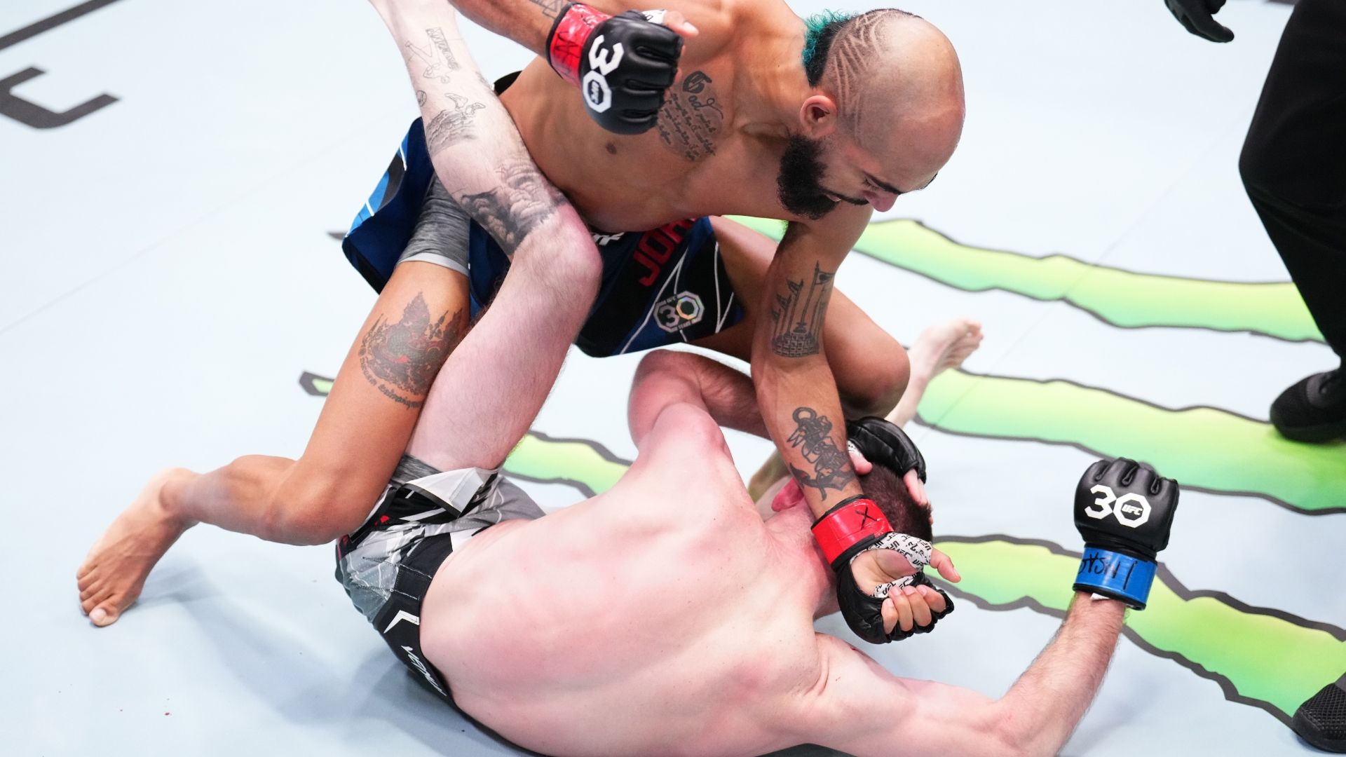 Charles Johnson starts year with 1st-round TKO - ESPN Video