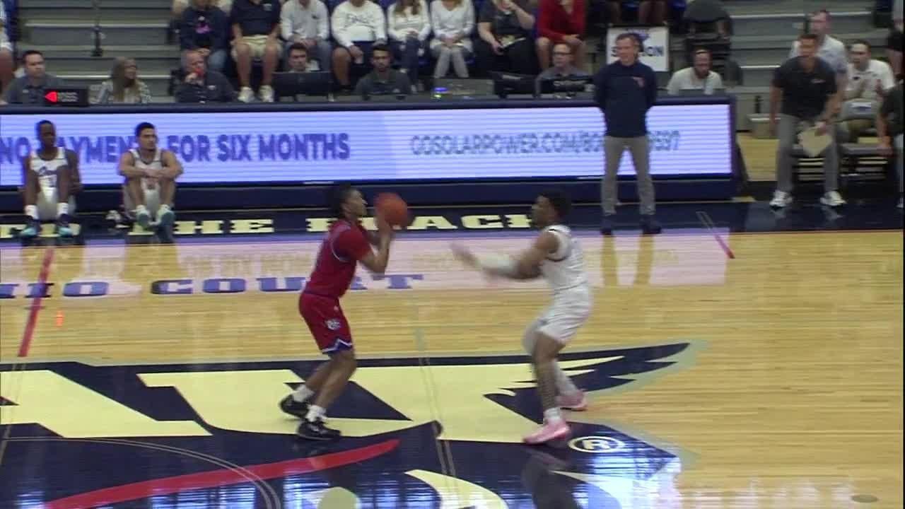 Keaston Willis drills buzzer-beating trey from way beyond the arc ...