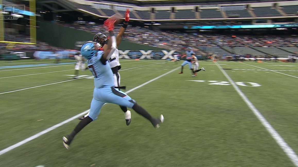 Jordan Smallwood makes an unbelievable grab for a big gain - ESPN Video