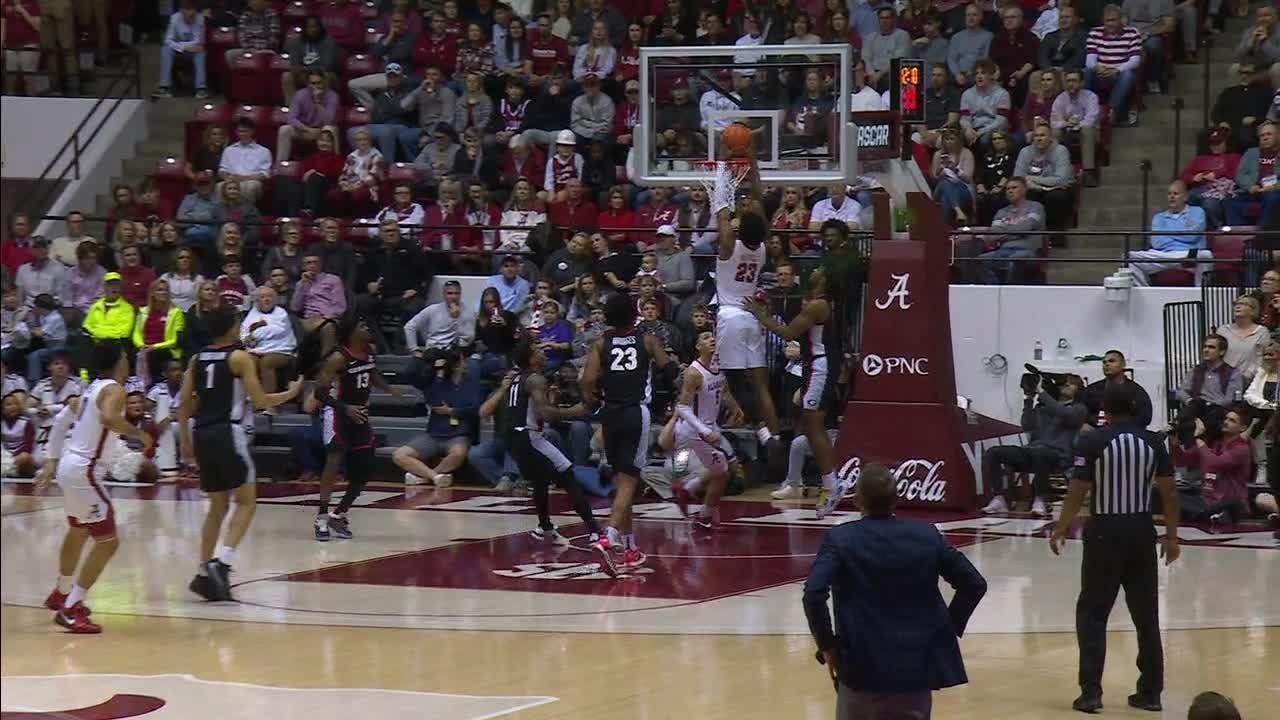 Nick Pringle elevates for dunk vs. Georgia Bulldogs - ESPN Video