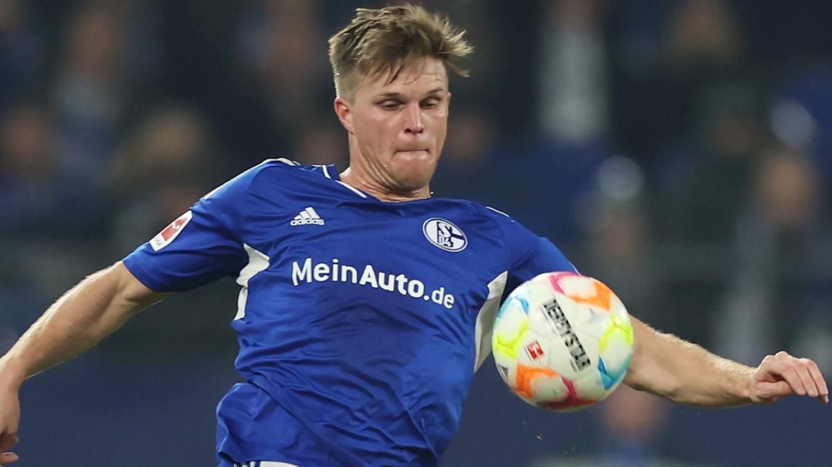 Marius Bulter doubles Schalke's lead with ridiculous back-heel goal ...