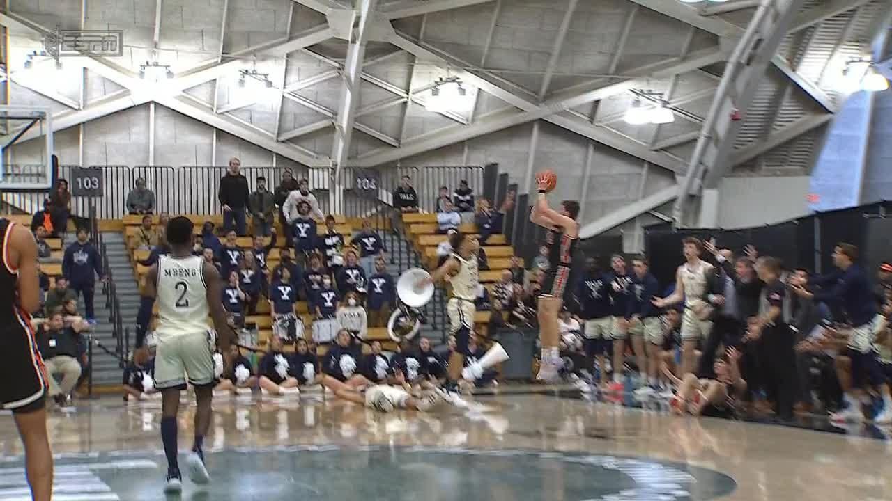 Princeton's Caden Pierce beats the buzzer with a tough fadeaway 3 ...
