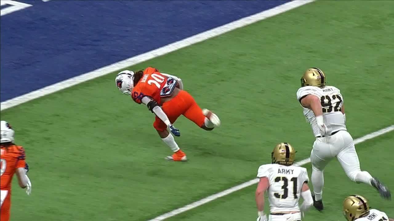 Robert Henry stumbles in for the UTSA TD - ESPN Video