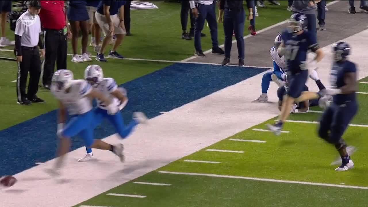 Braylen Walker powers past defense for 20-yard rush - ESPN Video