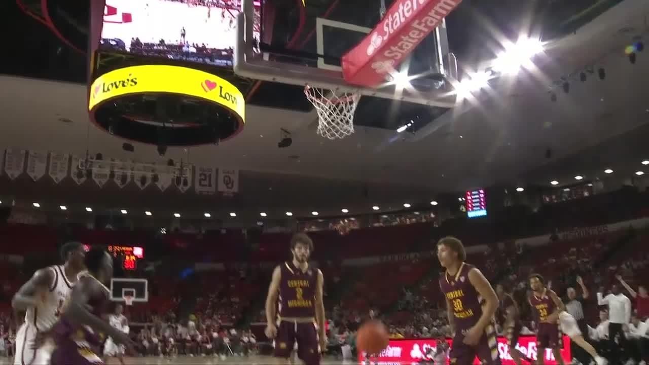 Luke Northweather nails the 3-point shot vs. Central Michigan Chippewas ...