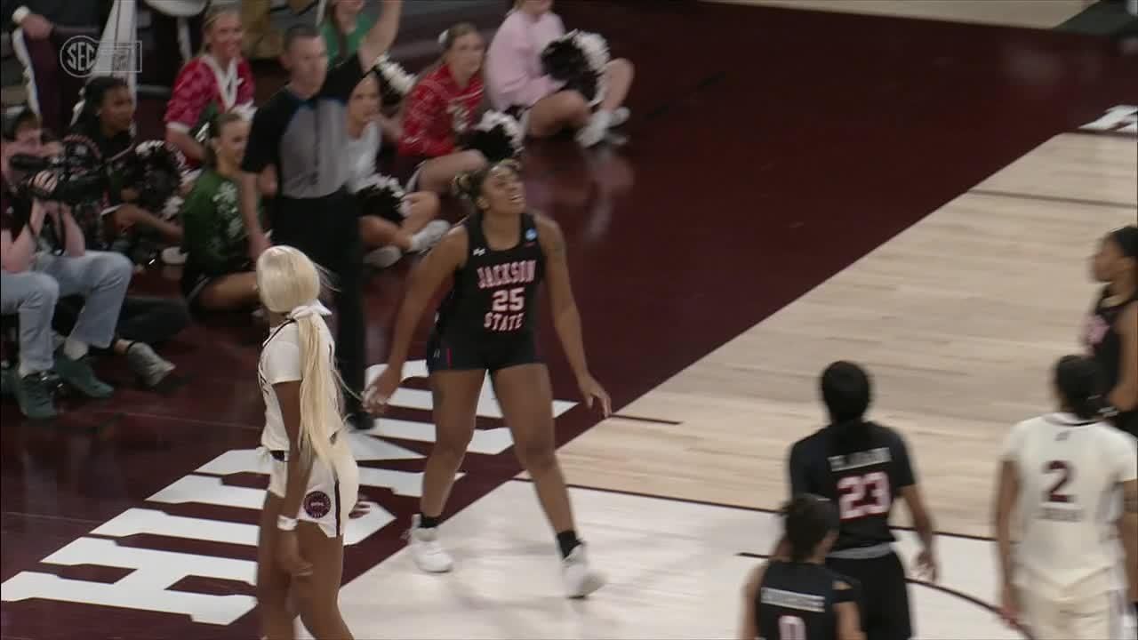 Jessika Carter finishes through contact - ESPN Video