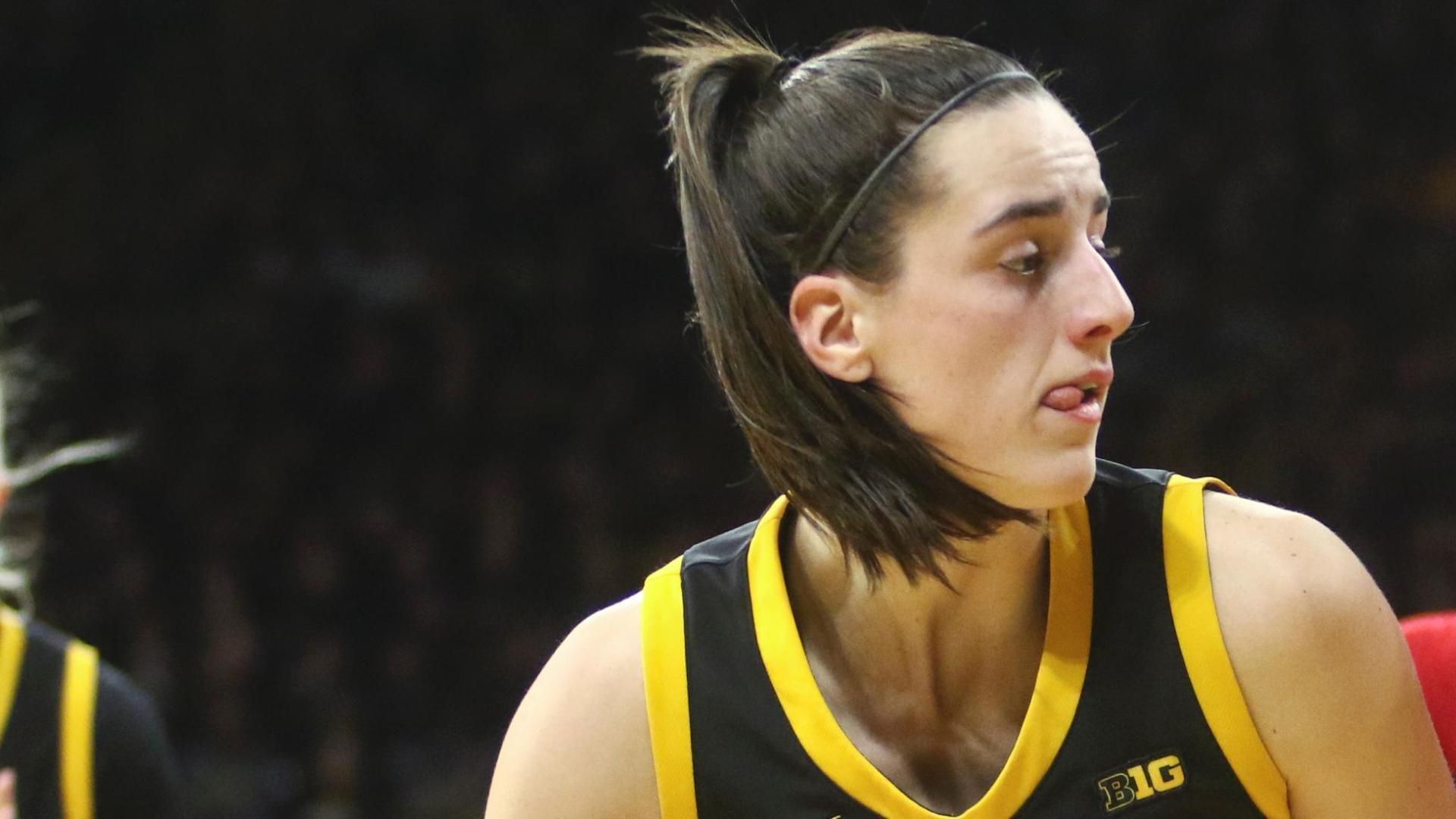 Caitlin Clark pours in 32 to pass Brittney Griner on NCAA scoring list ...