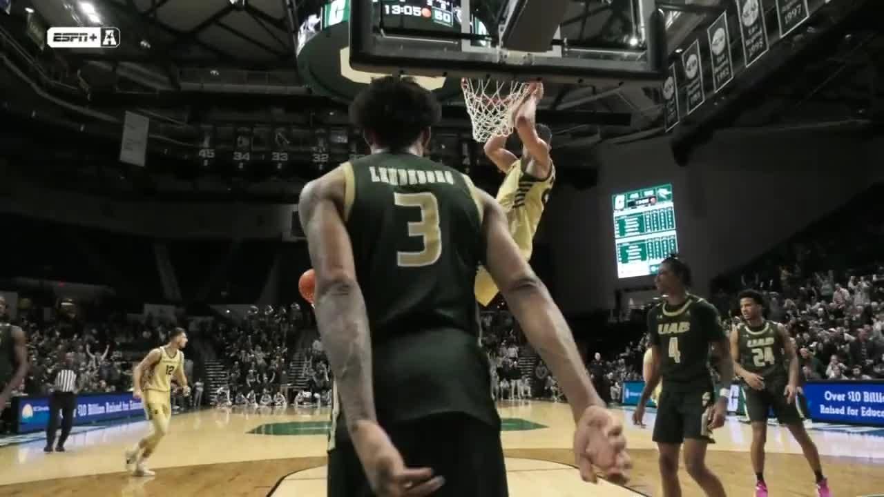 Igor Milicic Jr. skies for big flush - ESPN Video