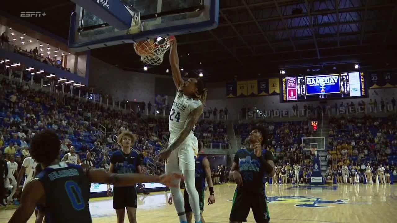 Christian Shumate throws down big dunk vs. Texas A&M-CC Islanders ...