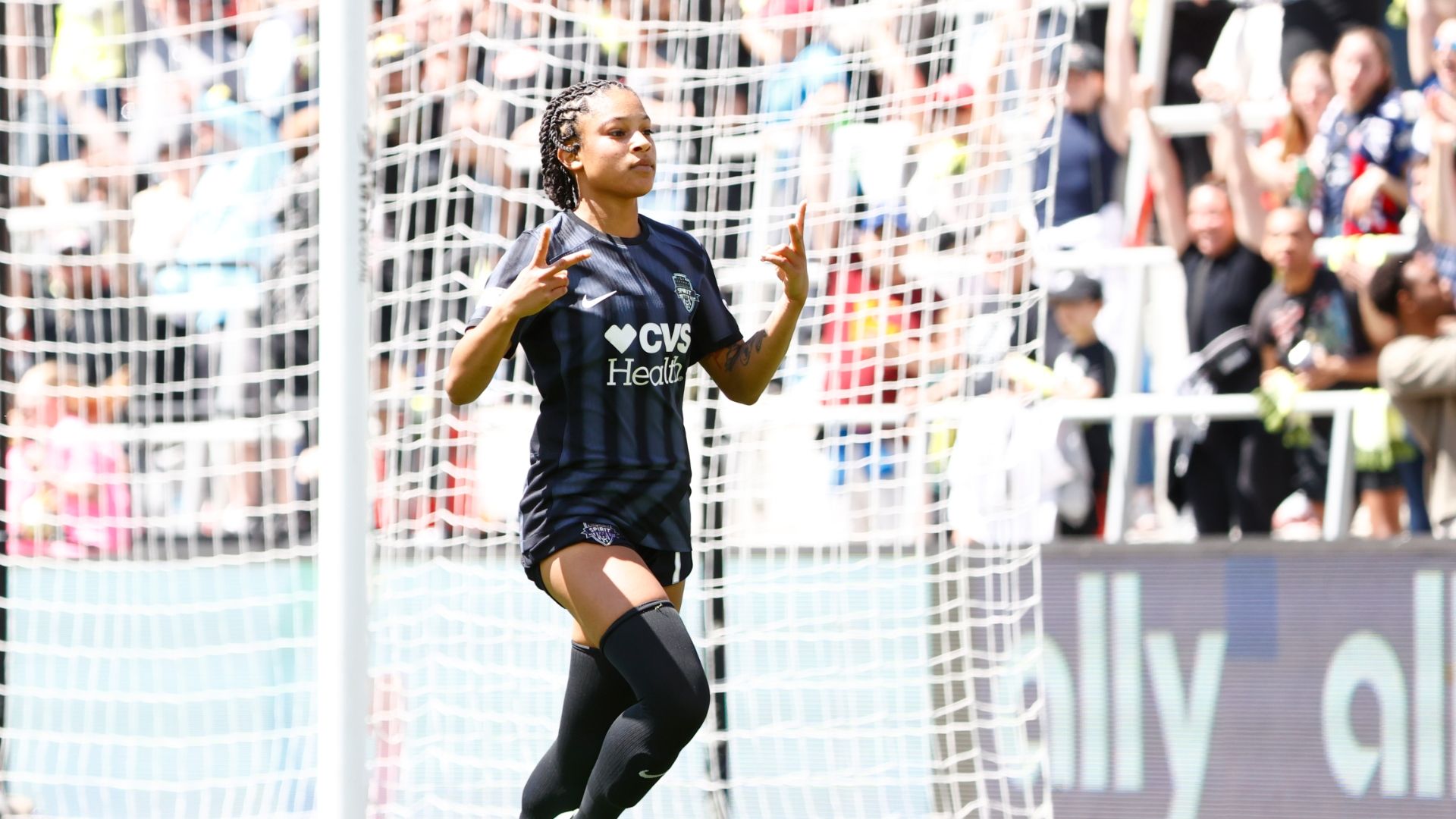 Croix Bethune scores from outside the box to gives Washington the lead ...