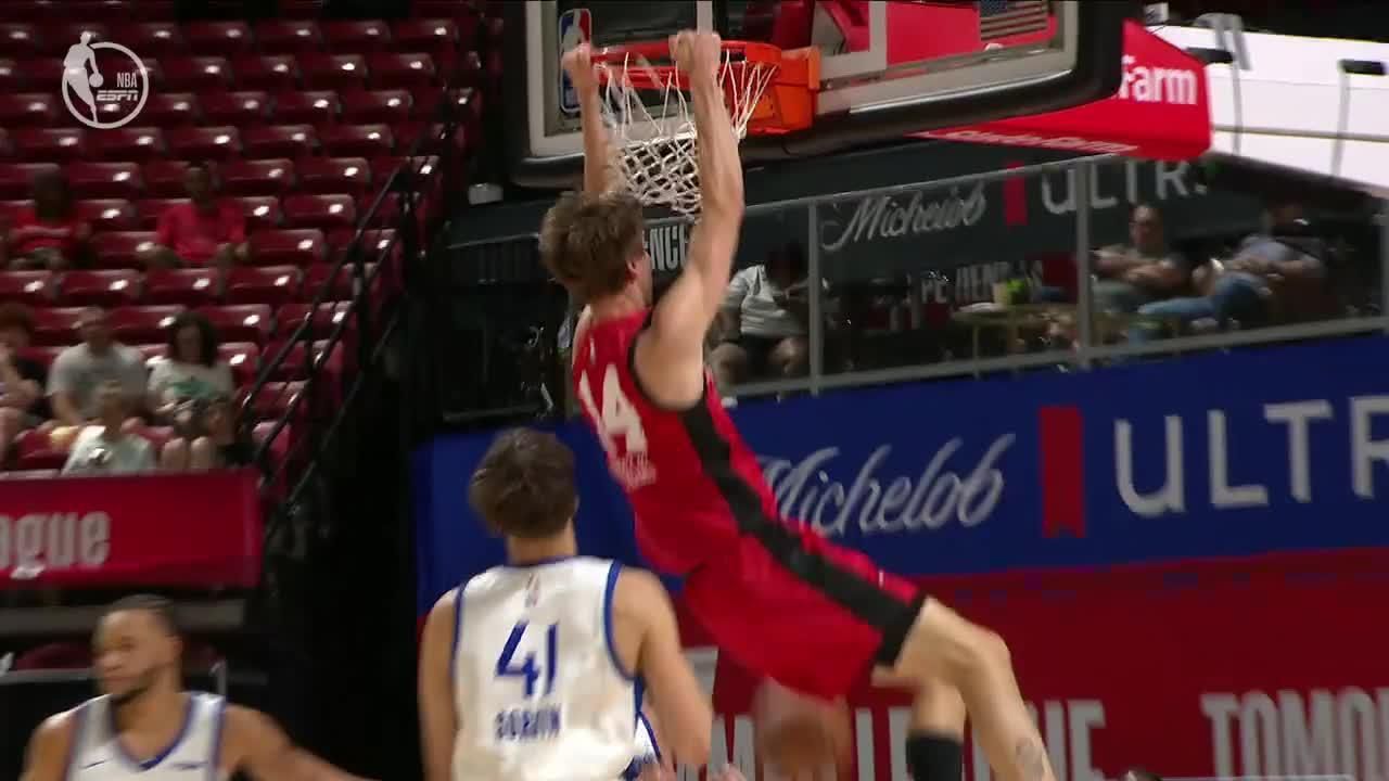 Matas Buzelis finishes dunk in the lane - ESPN Video