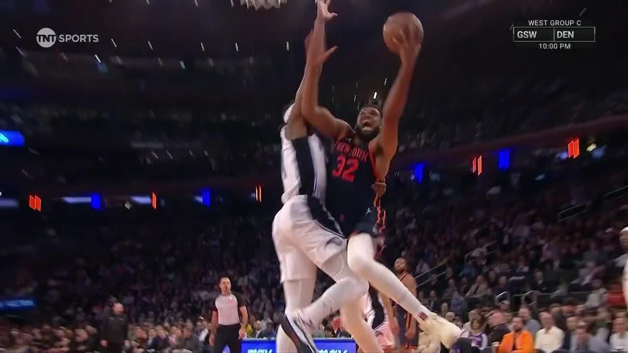 KAT muscles his way to a Knicks and-1 - ESPN Video
