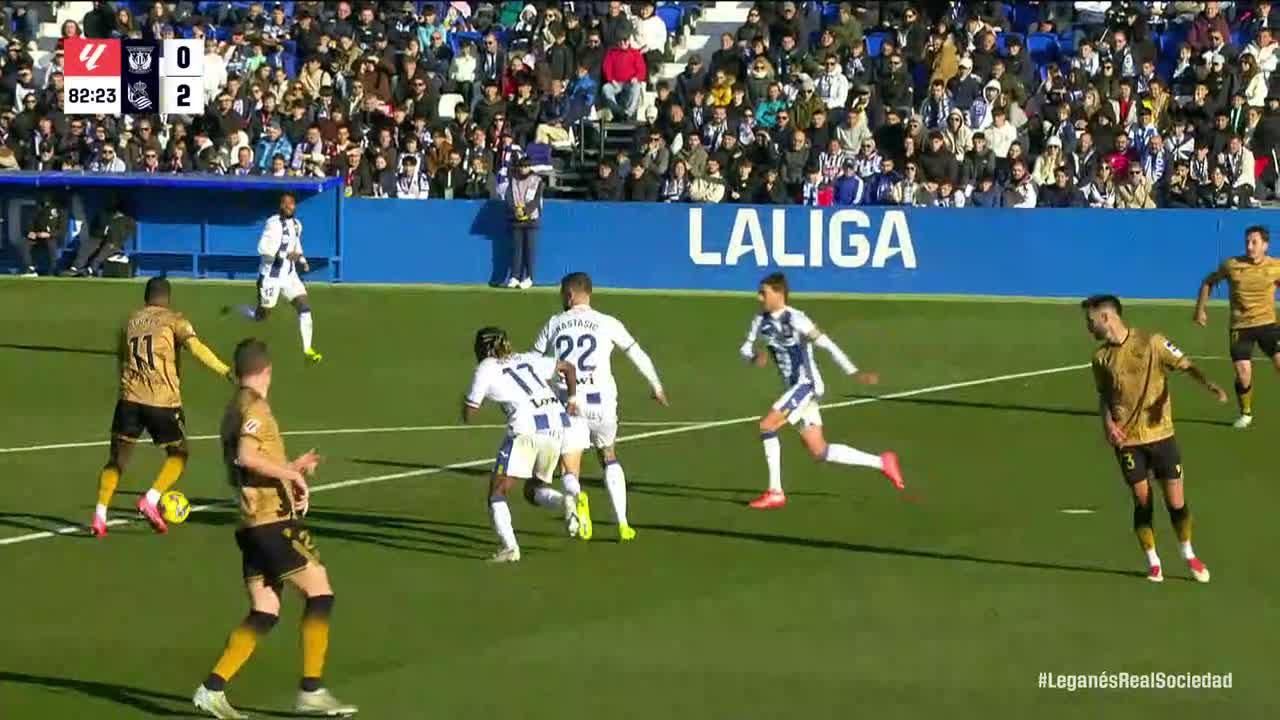 Marko Dmitrovic makes a great save - ESPN Video