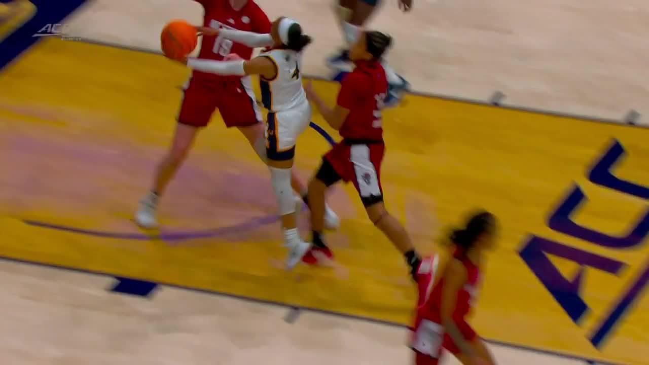 Cal's Kayla Williams goes spin cycle for sensational and-1 - ESPN Video