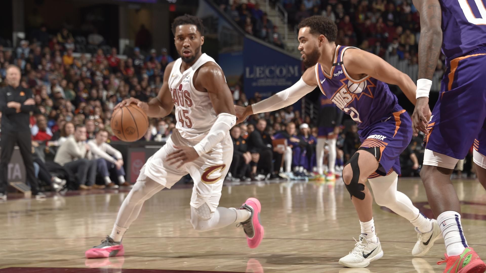 Cavaliers defeat Suns 118-92, improve to NBA-best 36-6 | VT News