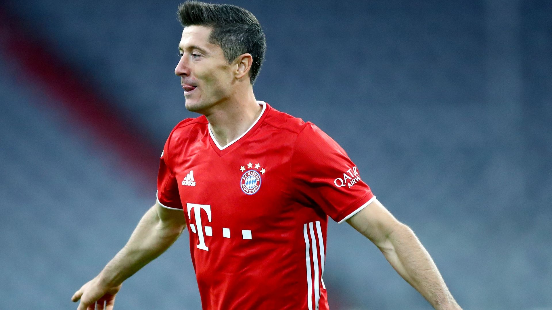 Lewandowski completes his hat trick in style for Bayern - ESPN Video