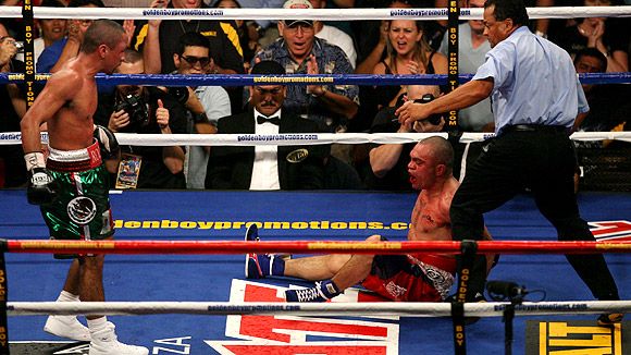 Khan crumpled by Prescott; Juarez tears through Barrios - ESPN