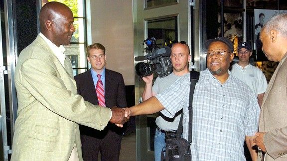 Michael Wilbon remembers impact Lacy J. Banks had on his career - ESPN