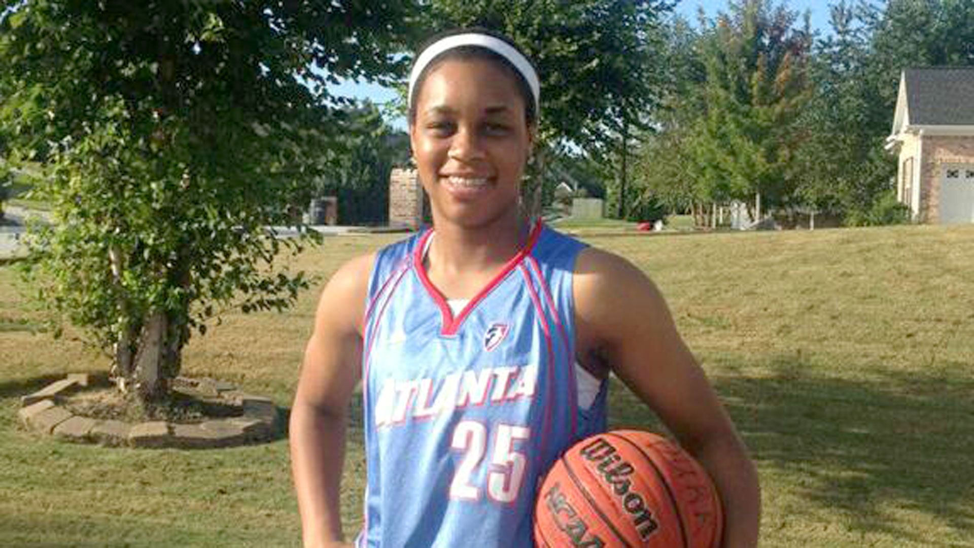 HoopGurlz -- High school girls basketball stars Asia Durr, Gabby Green ...