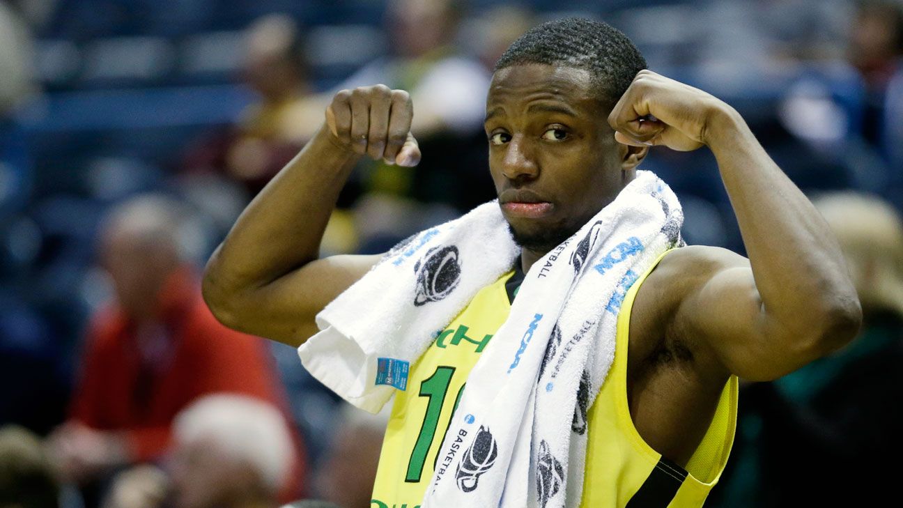 Oregon Ducks point guard Johnathan Loyd joining football team - ESPN